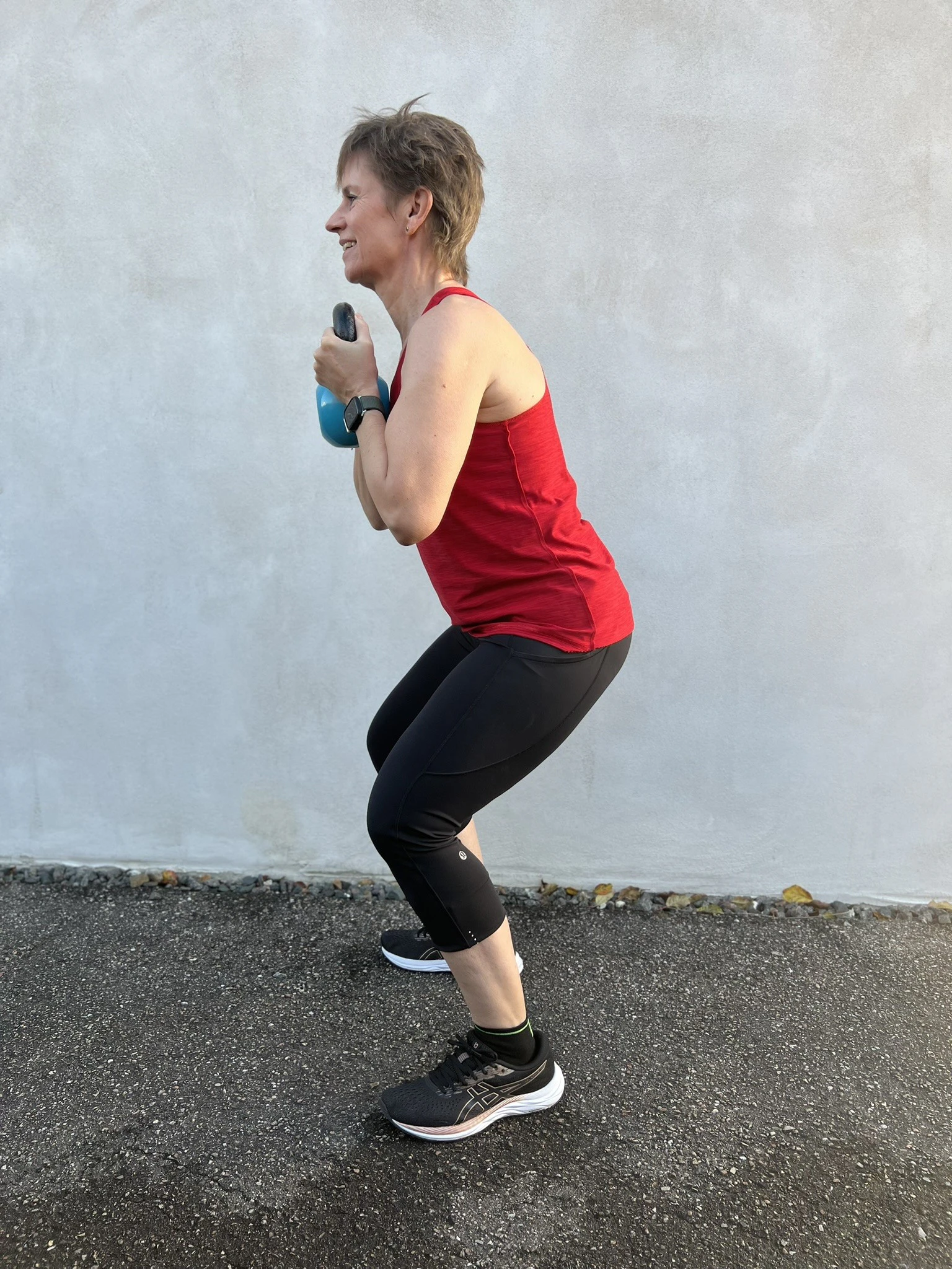 Squats styrker muskler og knogler nemt og effektivt. Vi guider. Familie ...