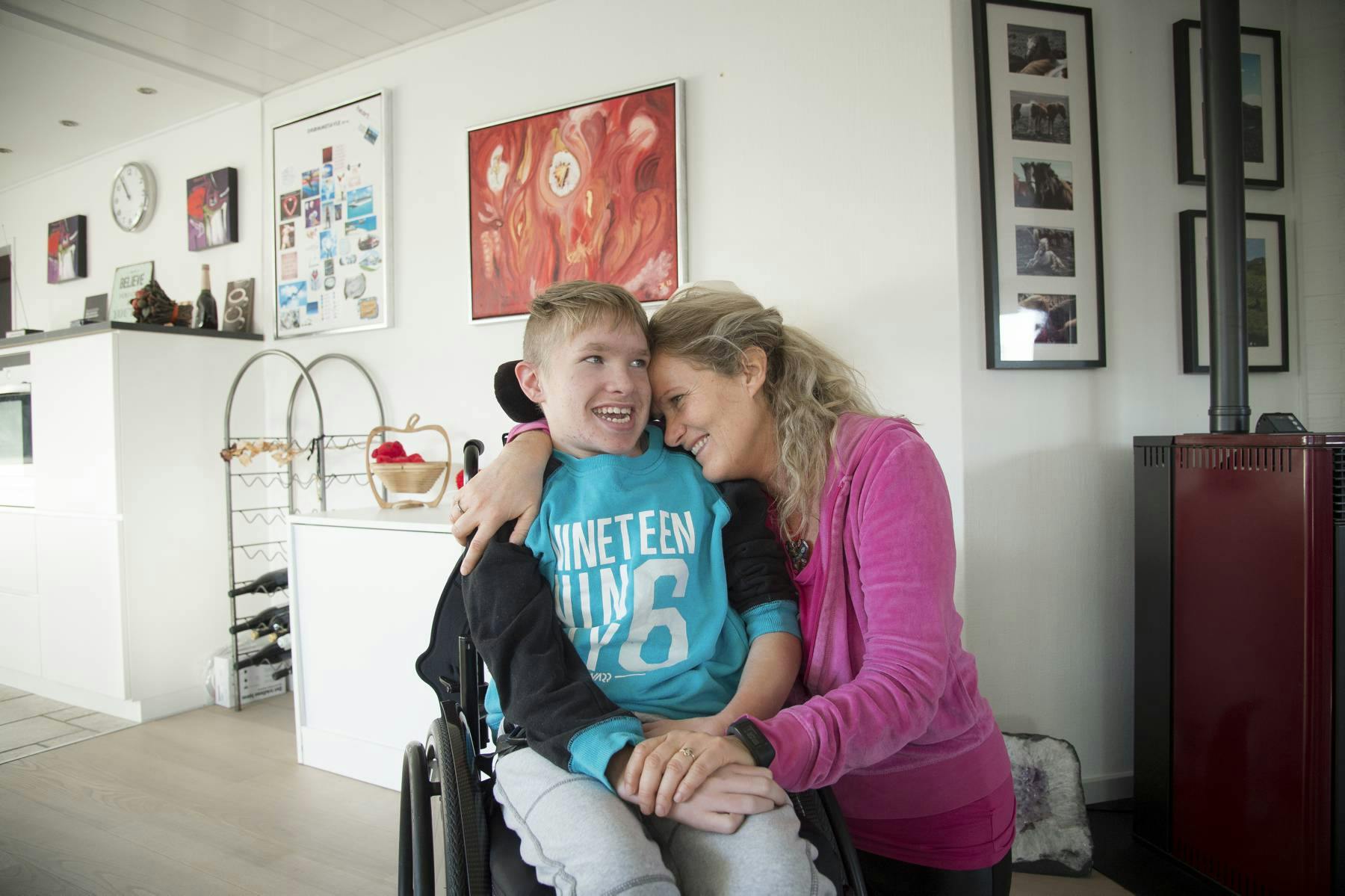 Lene sendte sit handicappede barn væk af kærlighed | Familie Journal