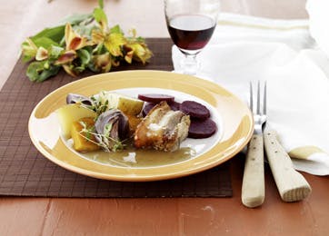 Braiseret svinebryst med rodfrugter | Familie Journal