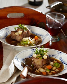 Klassisk oksehalesuppe med knoldselleri | Familie Journal
